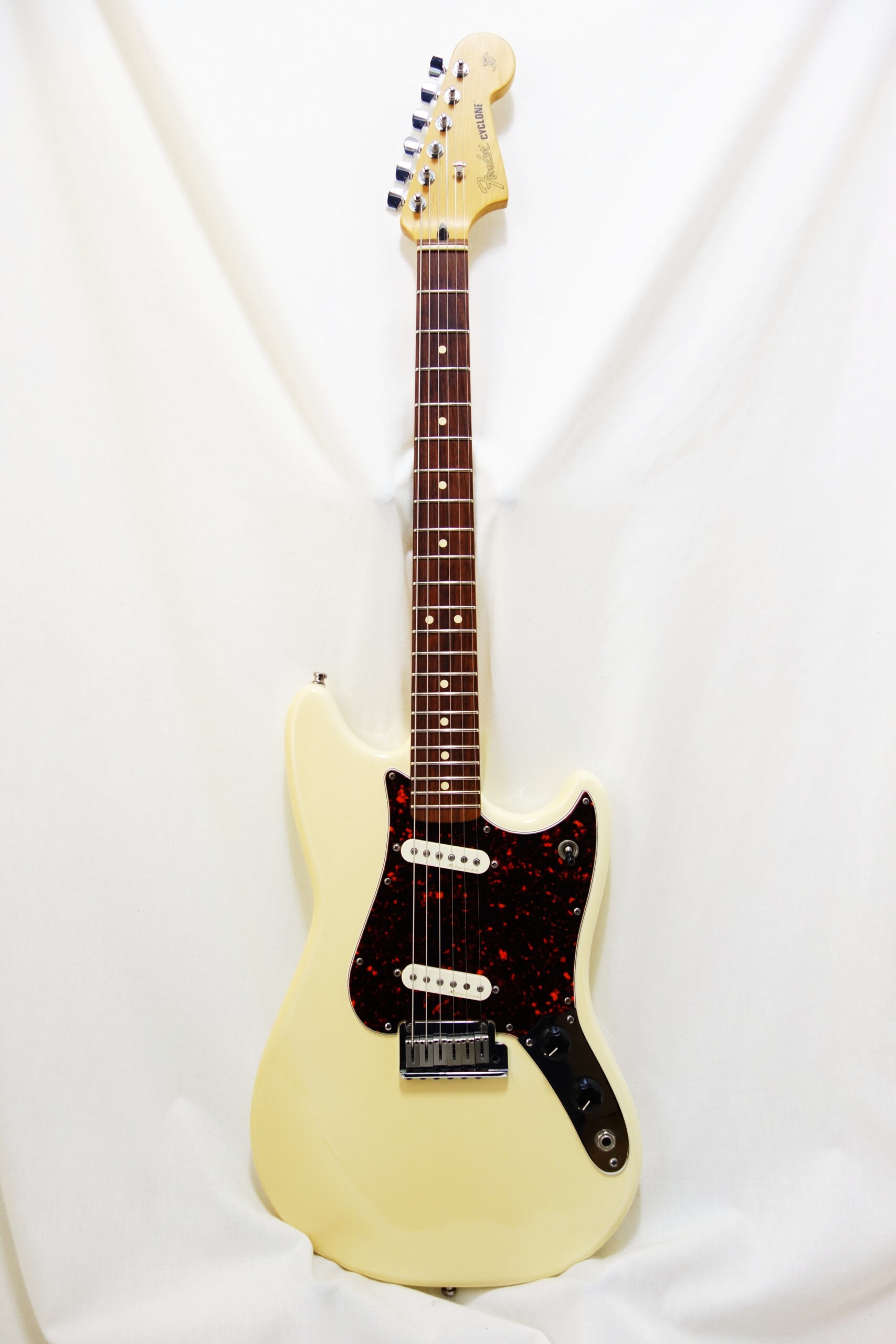 Fender Cycloneについて考察してみました。 - CHAP レア楽器 画像倉庫